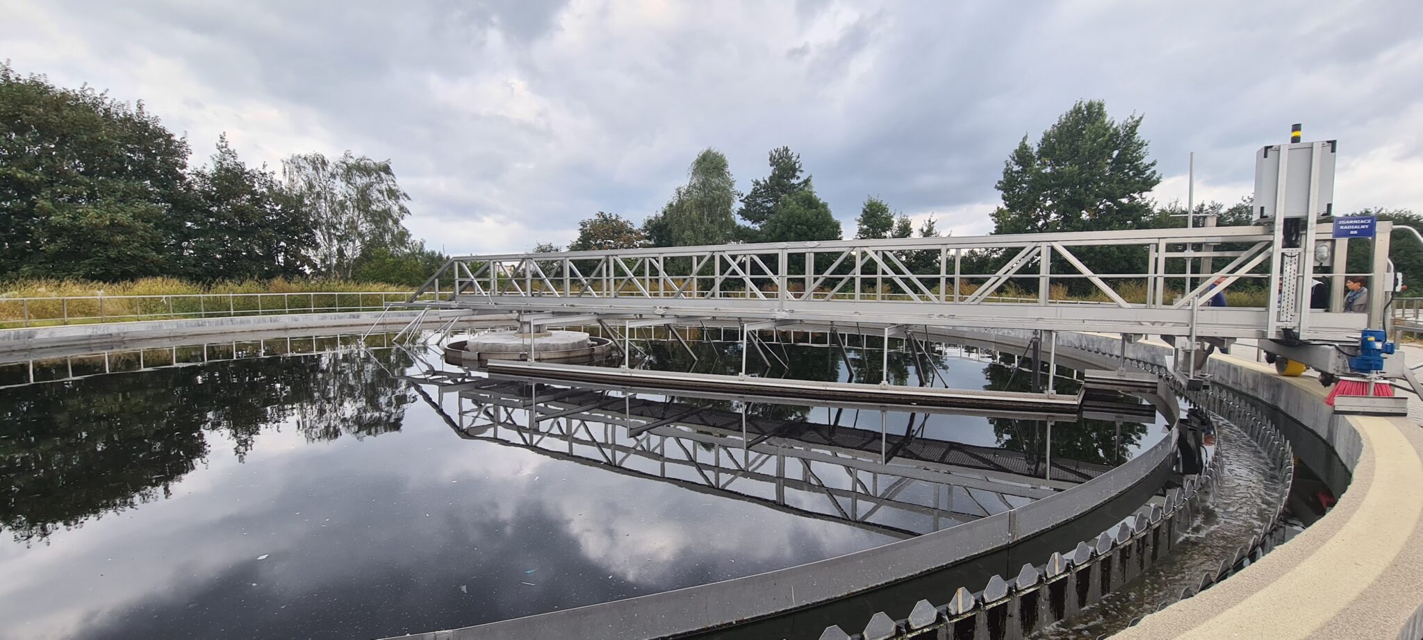 Efficient Radial Scrapers for Wastewater Treatment